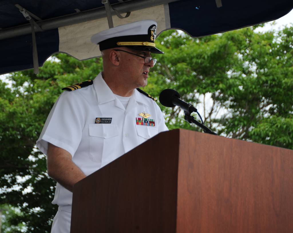 Navy chaplain’s ‘Lead Like Jesus’ message roils command staffs