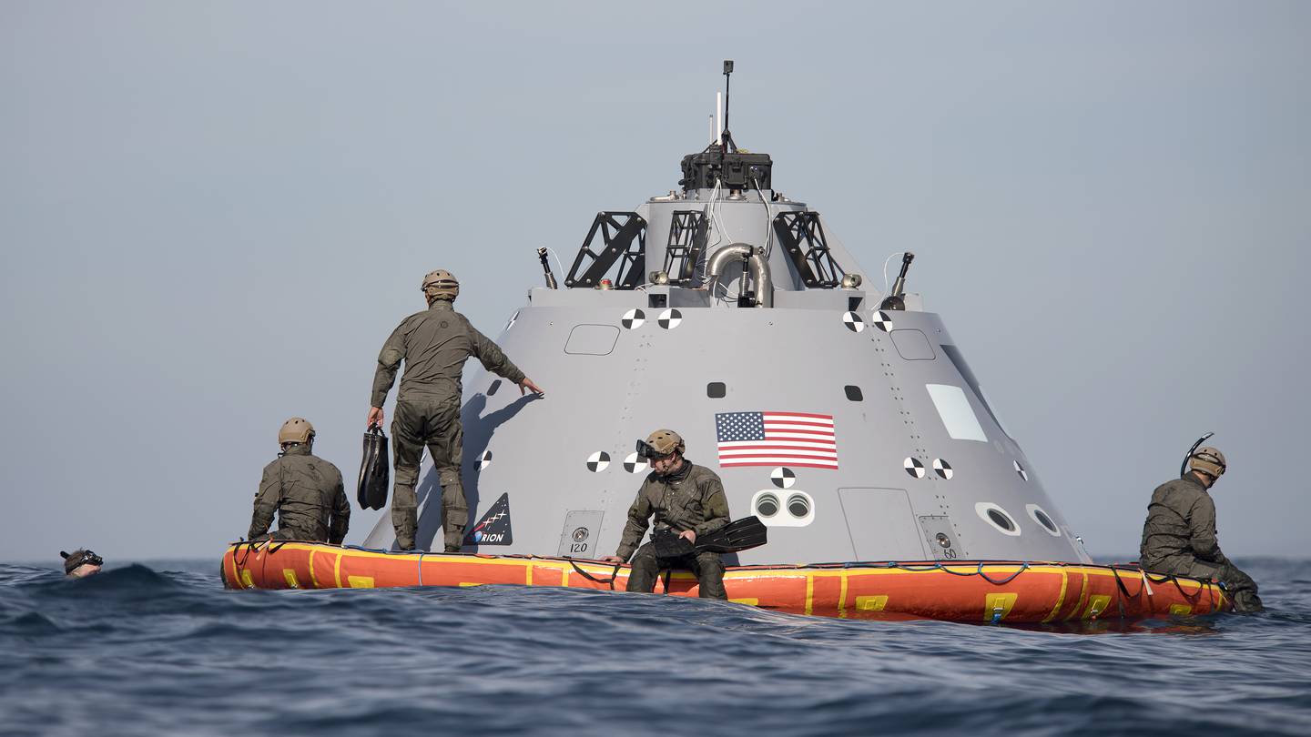 NASA, Navy practice Orion recovery in the Pacific Ocean