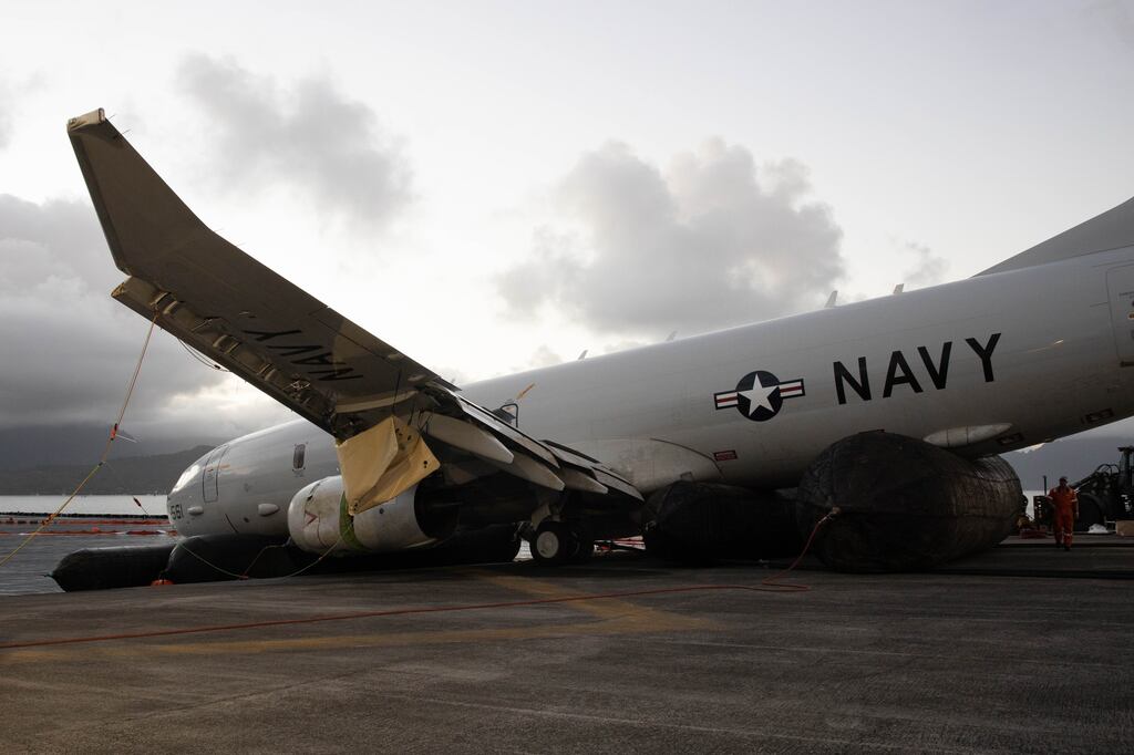 Navy raises crashed P-8A Poseidon aircraft from Hawaii’s Kaneohe Bay