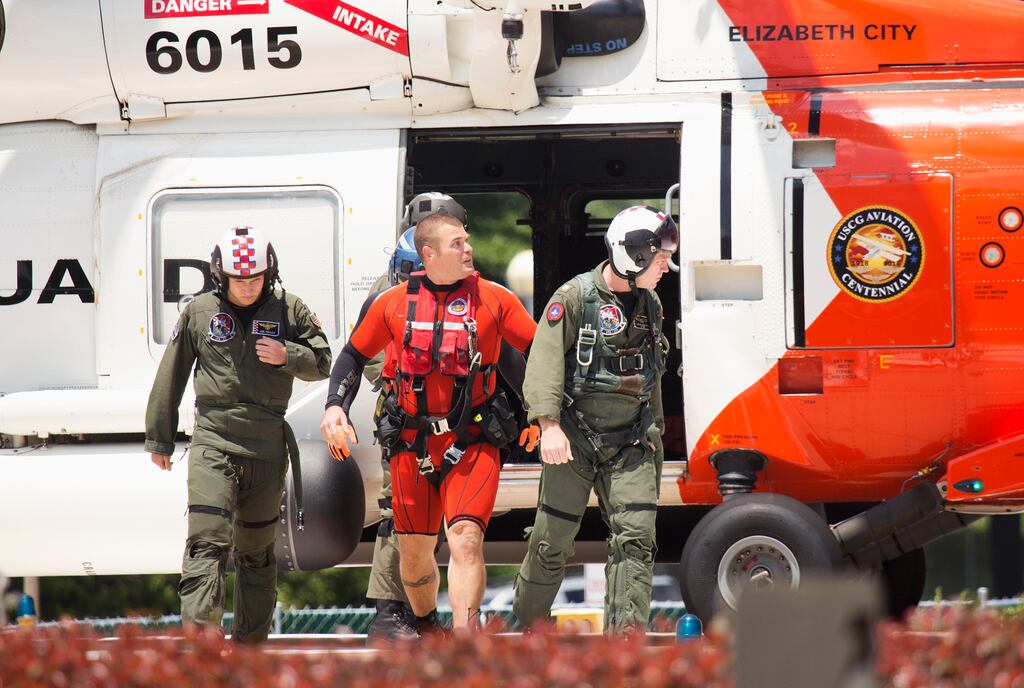 Navy aviators involved in jet crash released from hospital