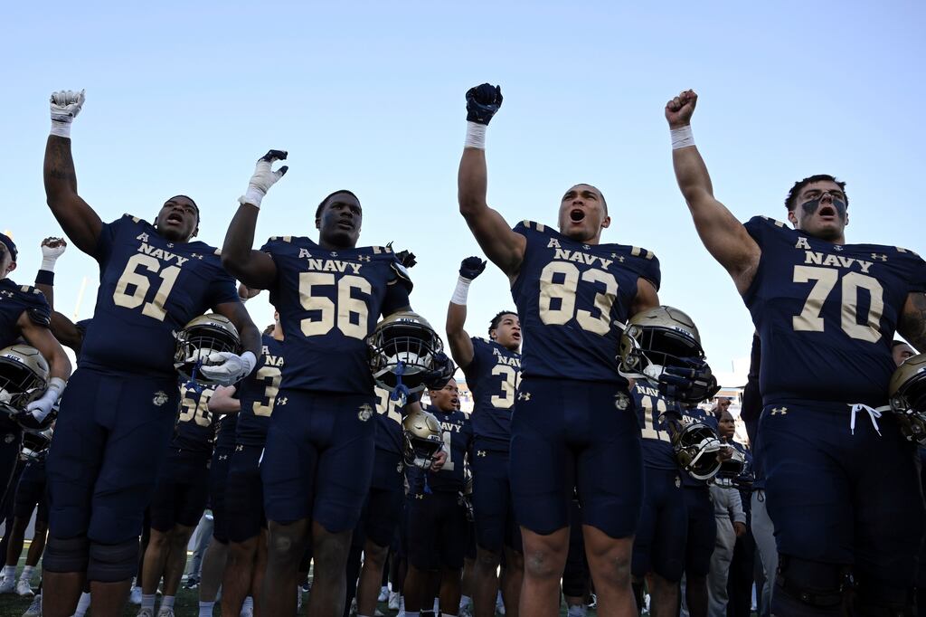 Navy locks in bowl berth vs Oklahoma, but rival Army looms