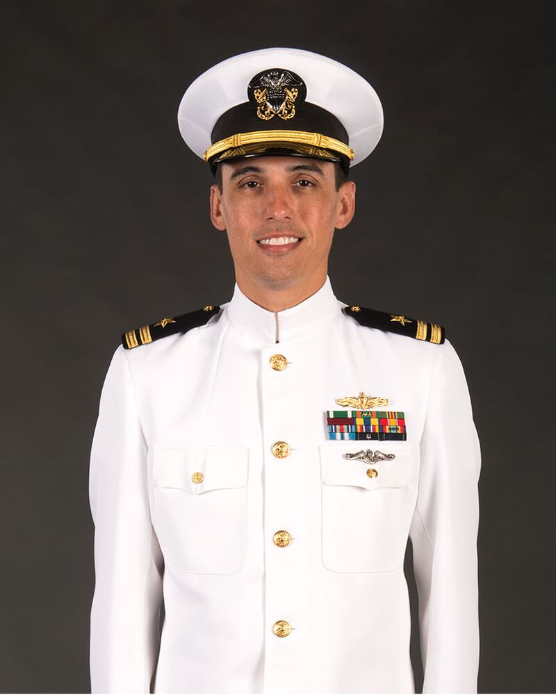 Navy to begin testing new female dress uniforms at Naval Academy graduation