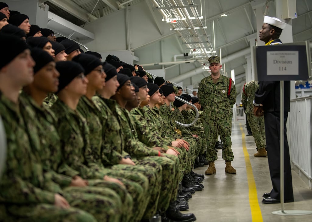 Limited cell phone usage to be allowed for recruits in Navy boot camp