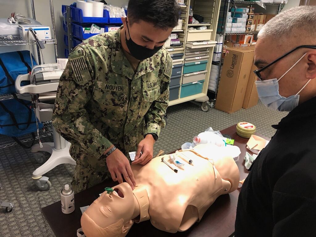 Hospital corpsmen receive new training to treat trauma patients on ...